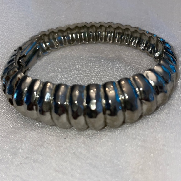 Vintage | Jewelry | Vintage Silver Tone Clamshell Hinge Bracelet 6 X 3 ...